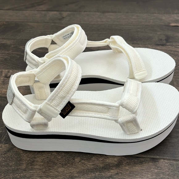 Teva | Shoes | Teva Womens Flatform Universal Mesh Print Sandal | Poshmark
